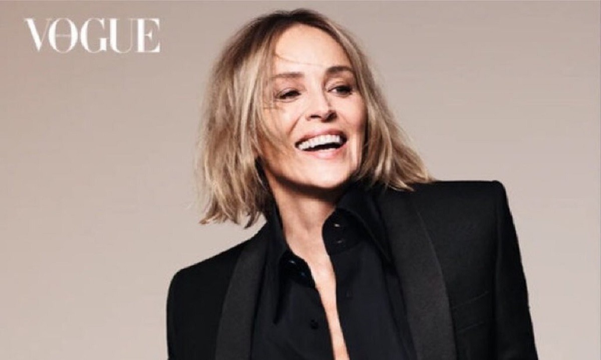 Σάρον Στόουν: Ποζάρει με μαγιό στα 62 χρόνια (pics)