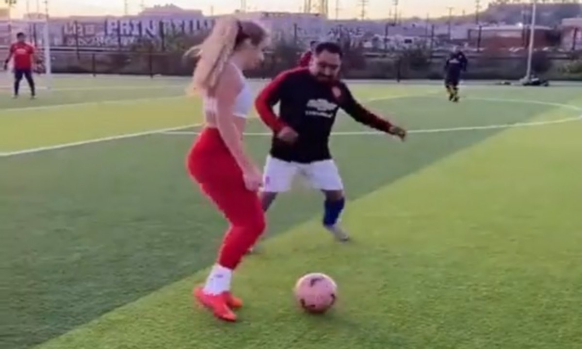 Viral: Όταν μια γυναίκα ντριμπλάρει καλύτερα από τους άντρες!